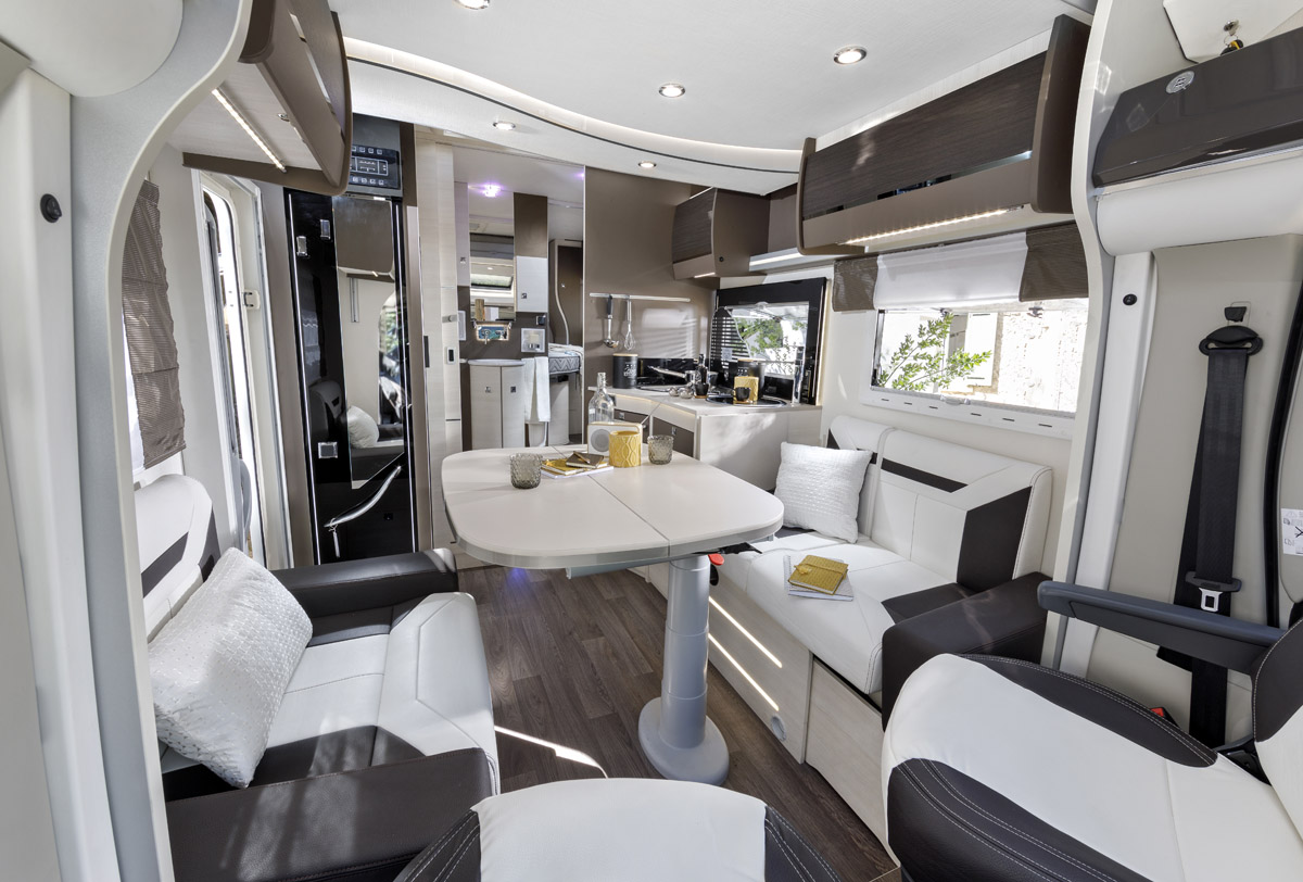 Camping car profile : Profilés ford ou Fiat, camping car avec cuisine ...